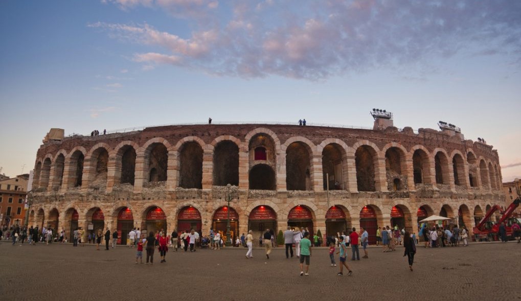 Transfer with Sightseeing from Venice to Milan - Transfer from Venice ...